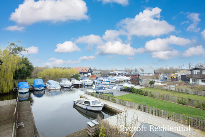 Willow Wren, Burehaven, Horning, Norfolk NR12 8PF - Waterside Properties
